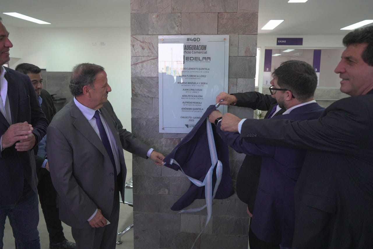 El gobernador Ricardo Quintela inauguró las oficinas comerciales de ...
