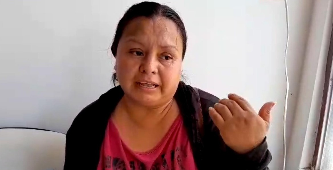 Fue desalojada y recurre a la solidaridad de la gente para conseguir un lugar donde vivir ...