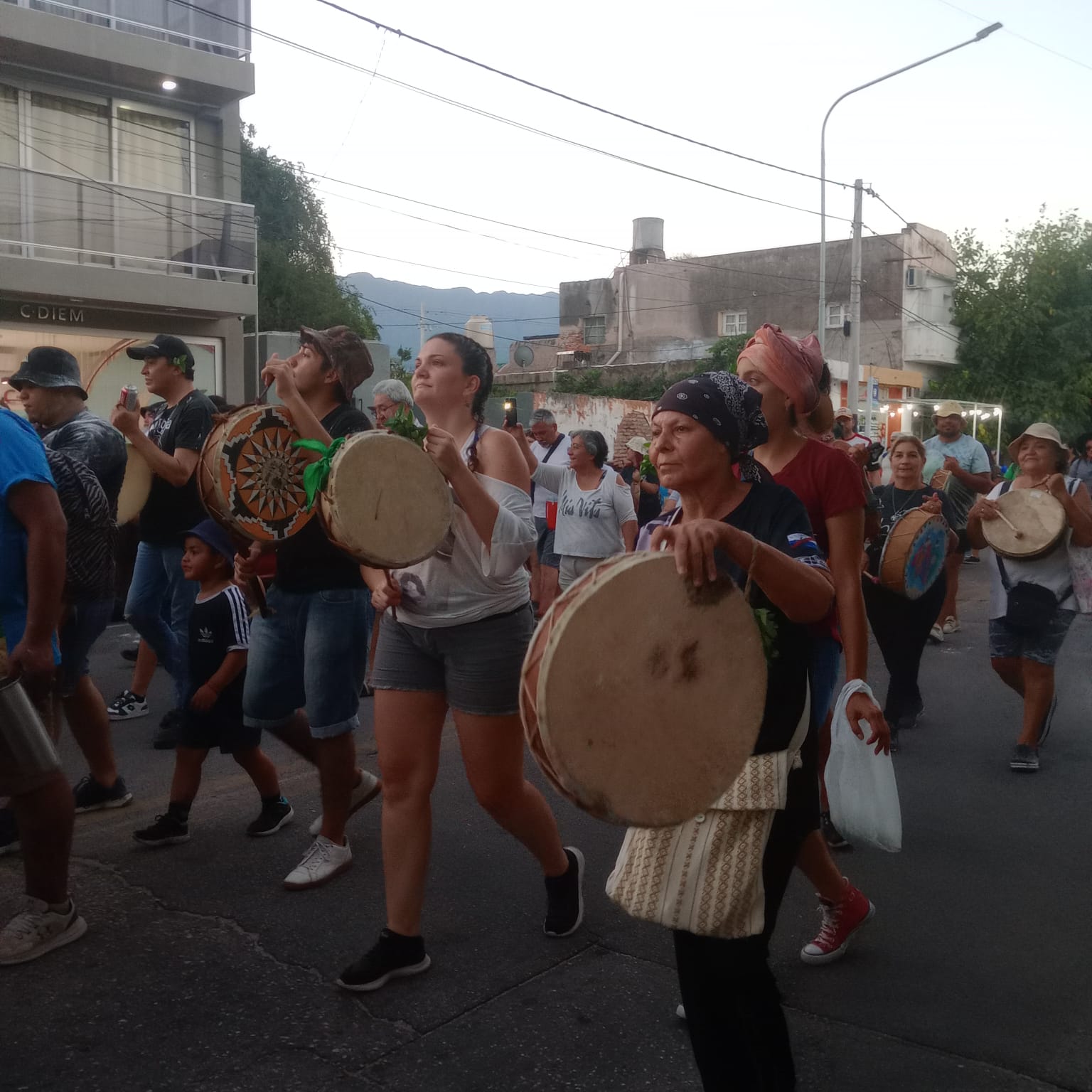 Se llevó a cabo la 15° marcha de Los Chayeros y Chayeras - Medios Provincia